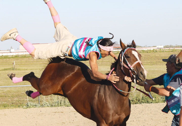 Horses, riders race to finish at Chippewa Downs | News, Sports, Jobs ...
